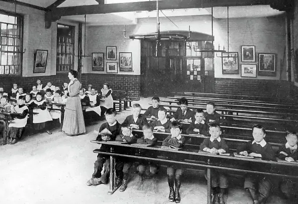Heres What School Classrooms Looked Like From The Late 19th Century