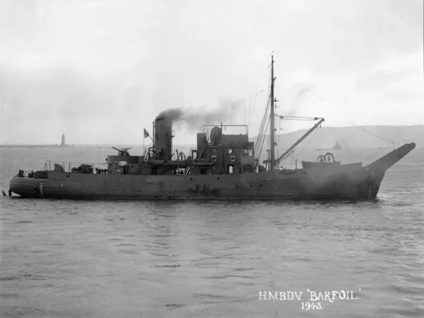 HMS Barfoil, British boom defence vessel, WW2 Our beautiful Wall Art ...