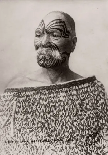Maori man with facial tattoo, tatttooing Our beautiful Wall Art and ...