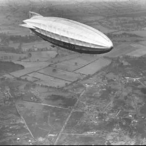 British R100 airship in flight Our beautiful Wall Art and Photo Gifts ...